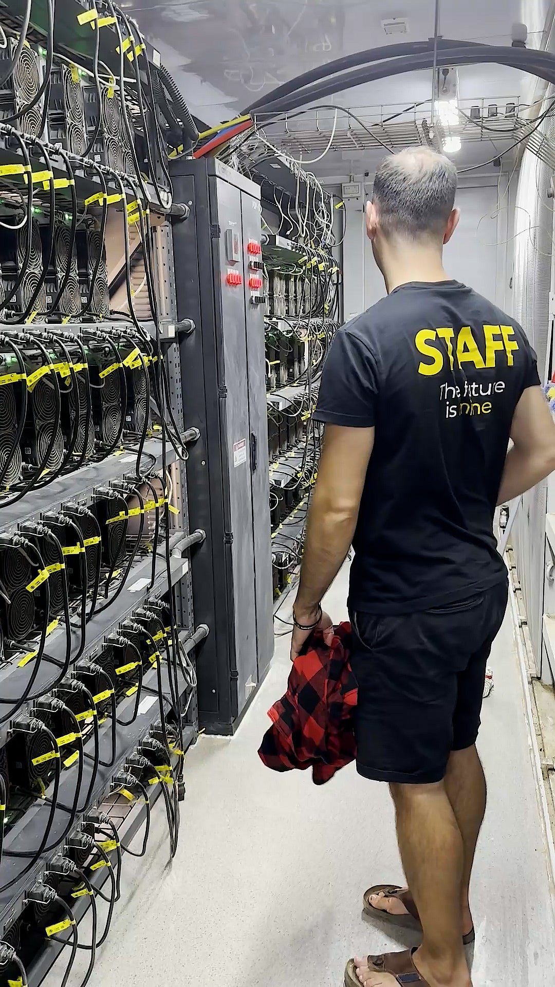 DUBAI, UAE - Best crypto miner Hosting – OneMiners - Crypto Mining Hosting